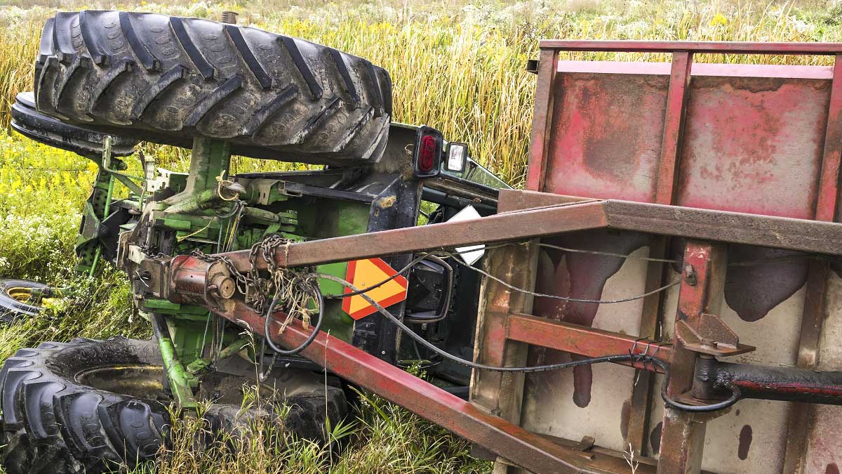 Muere un agricultor de 45 años tras quedar atrapado por su tractor en ...