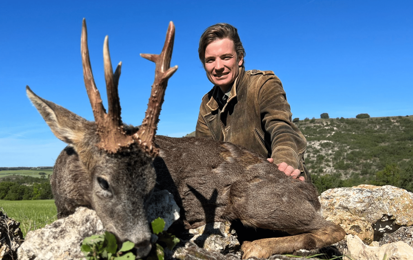Franz-Albrecht, el protagonista de la serie Wild Boar Fever, caza dos ...