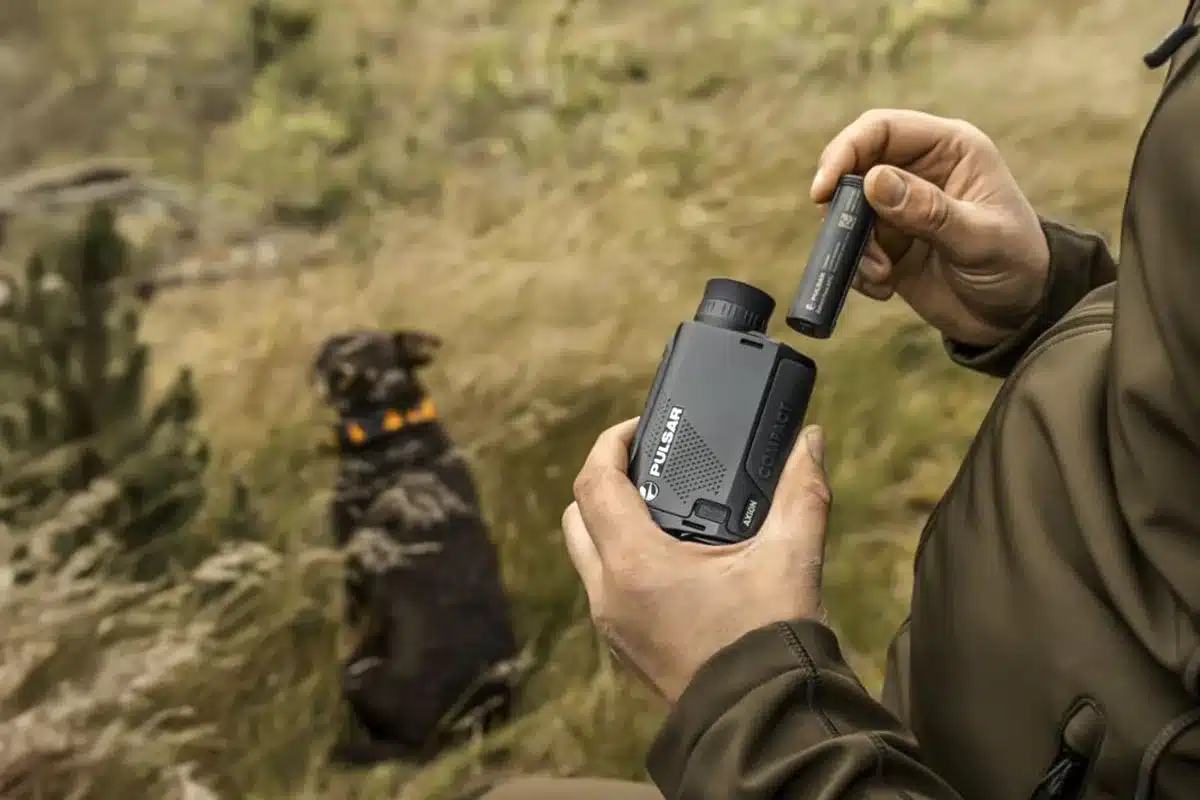 Compacto, potente y barato: el nuevo monocular térmico Pulsar Axion ...