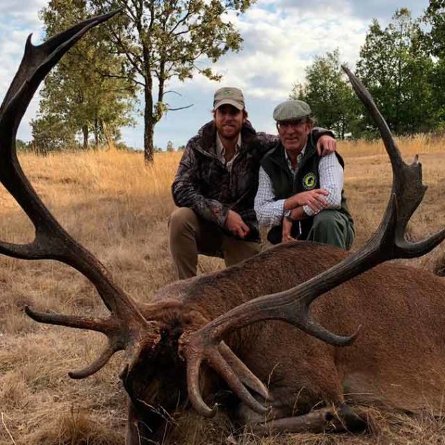 Cazan un venado que podría estar entre los 10 más grandes de España